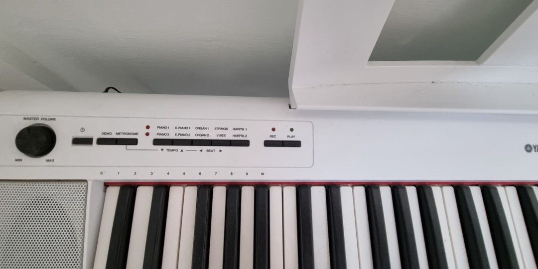 Yamaha Piaggero NP-12WH Digital Keyboard, Hobbies & Toys, Music & Media ...