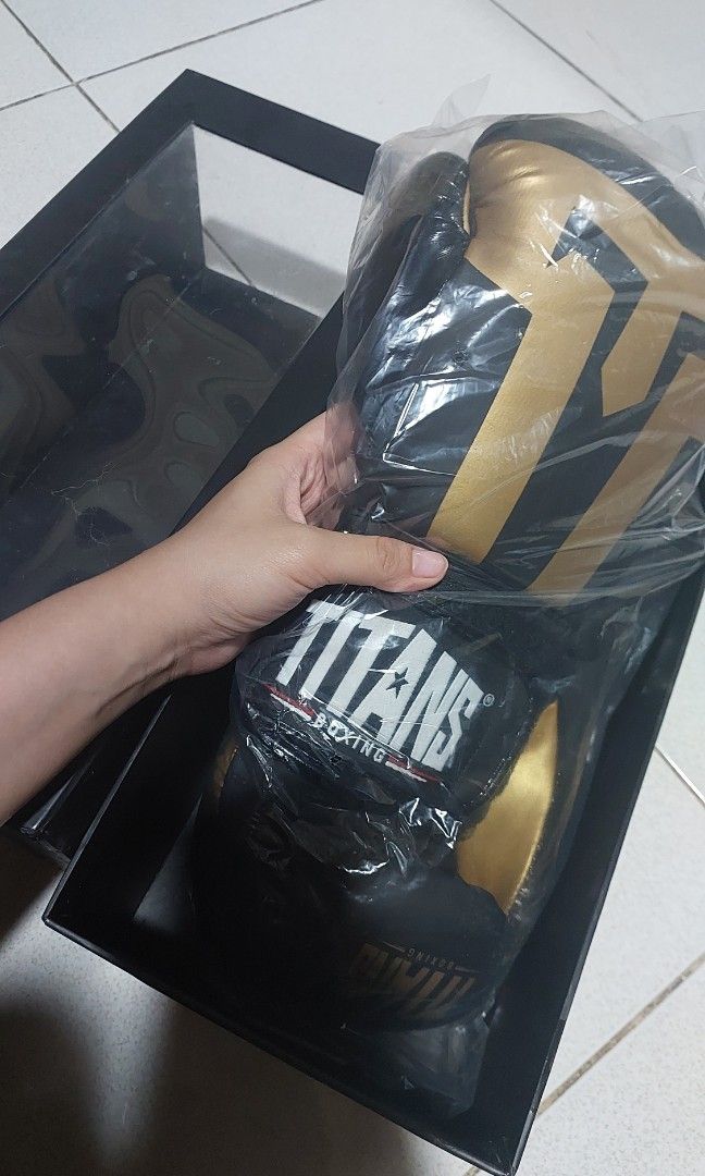 Original Titans Boxing Gloves 12oz ( Black Gold ) #everyonewins, Sports ...