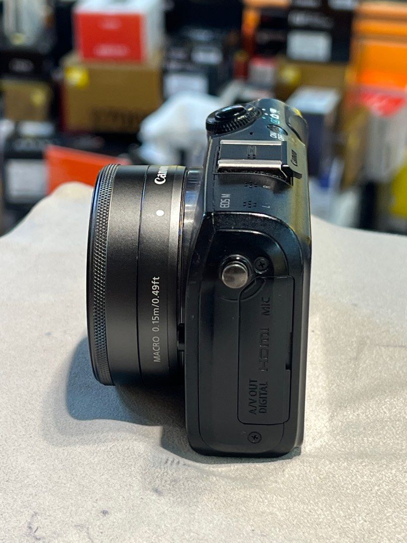 Canon EOS M + 22mm F2 抵玩 街拍 細機仔 定焦組合 等效35mm 抵玩過富士, 攝影器材, 相機 - Carousell