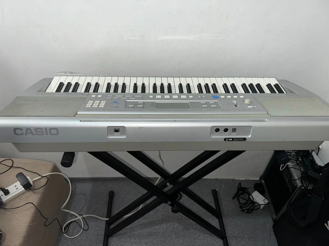 Casio CTK 810 Keyboard Piano 61 Keys Touch Response with Sustain Pedal ...