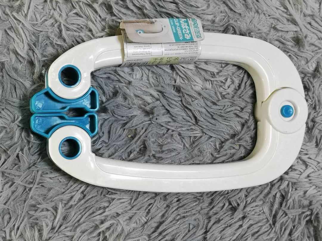 Daiso Plastic Bedding Clip, Furniture & Home Living, Home Improvement ...