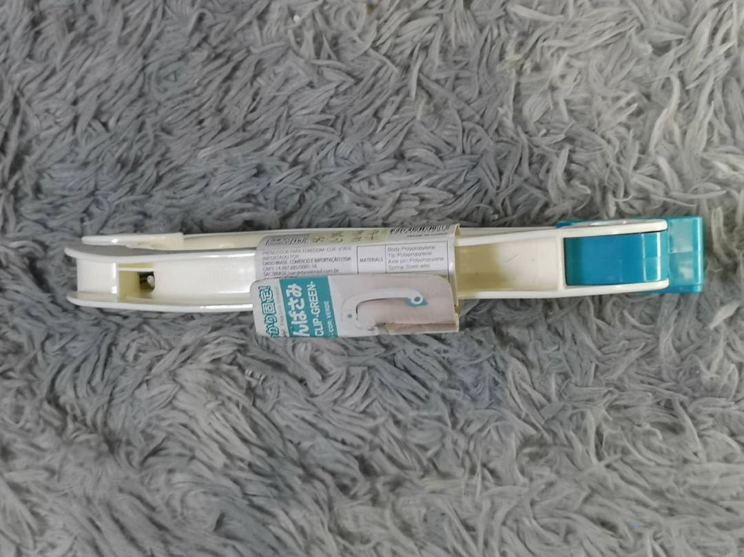 Daiso Plastic Bedding Clip, Furniture & Home Living, Home Improvement ...