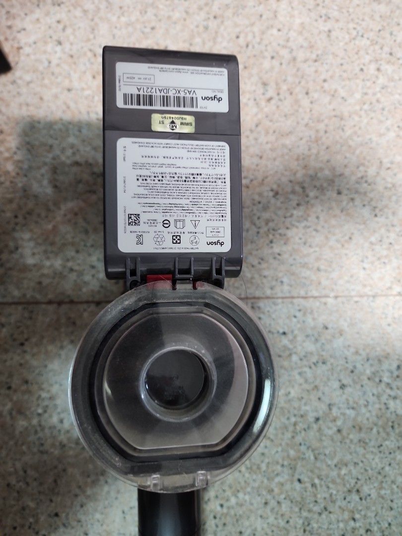 Dyson stick SV10 model, TV & Home Appliances, Vacuum Cleaner ...