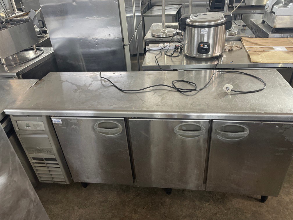 Fukushima 3 door counter chiller 1800*600 / commercial counter chiller ...