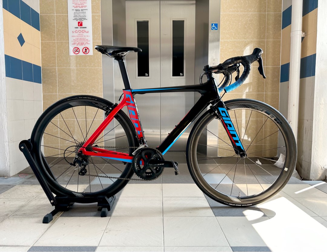 Giant Propel Advanced 2 full carbon aero road bike wheelset shimano 105 ...