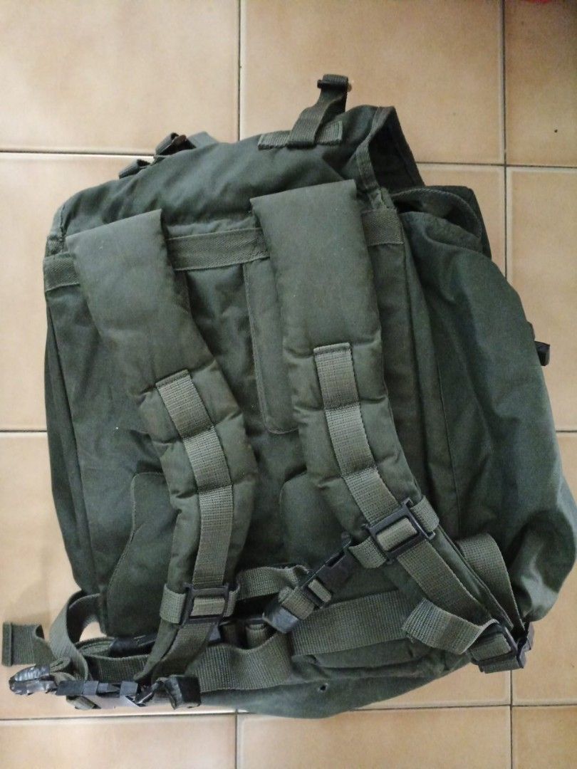 Green Army military Backpack, Men's Fashion, Bags, Backpacks on Carousell