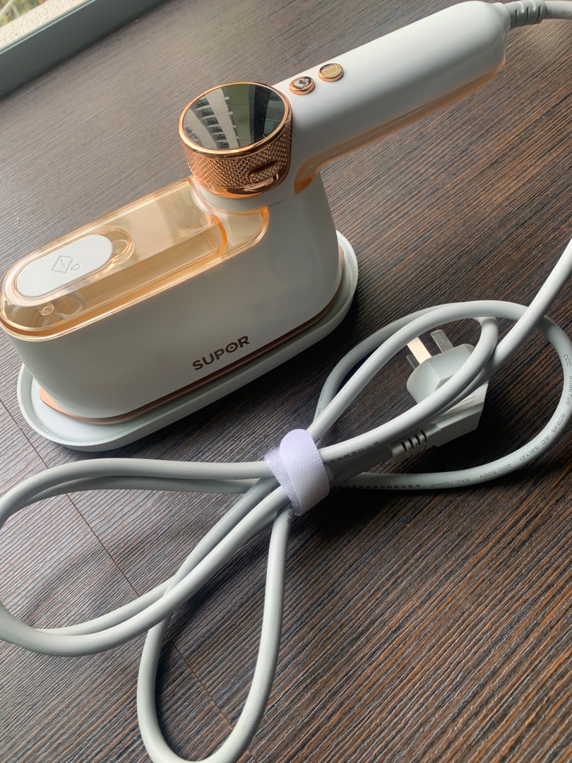 Handy iron, TV & Home Appliances, Irons & Steamers on Carousell