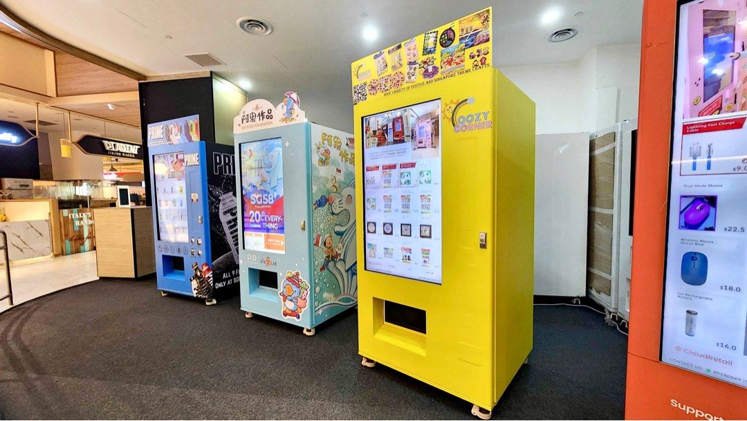 Interactive Smart Vending Machine, Furniture & Home Living, Home ...
