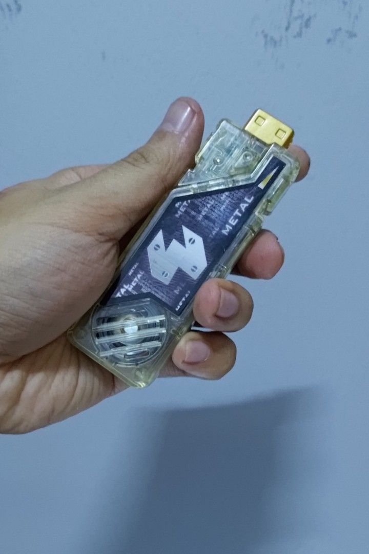 Kamen Rider W Gaia Memory DX Fang + Cyclone + Metal, Hobbies & Toys ...