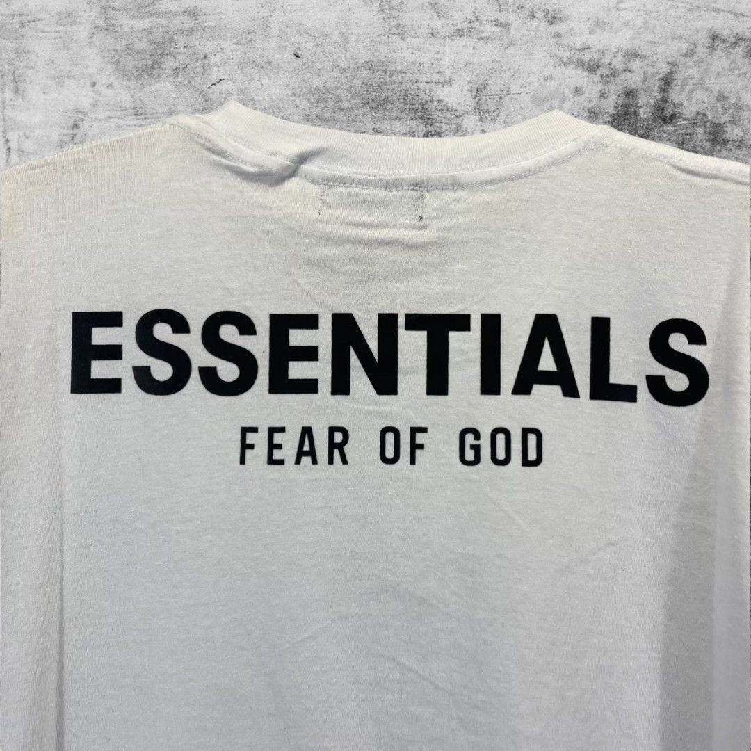 Kaos Essentials Fear Of God FOG Putih, Fesyen Pria, Pakaian , Atasan di ...