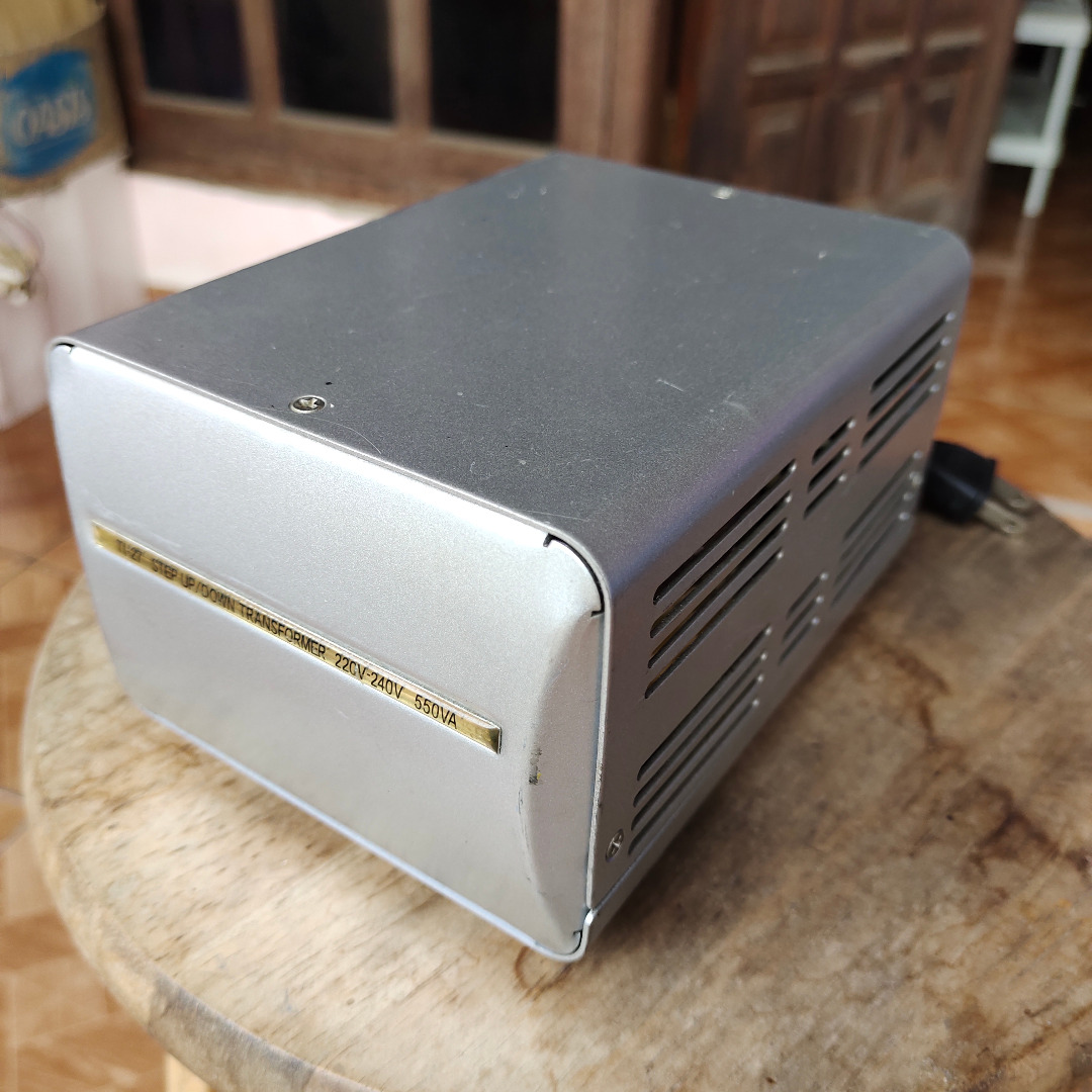 Kashimura Transformer TI-27,100V to 220-240V/220-240V to 100V, 550VA Up&Down Voltage, Elektronik ...