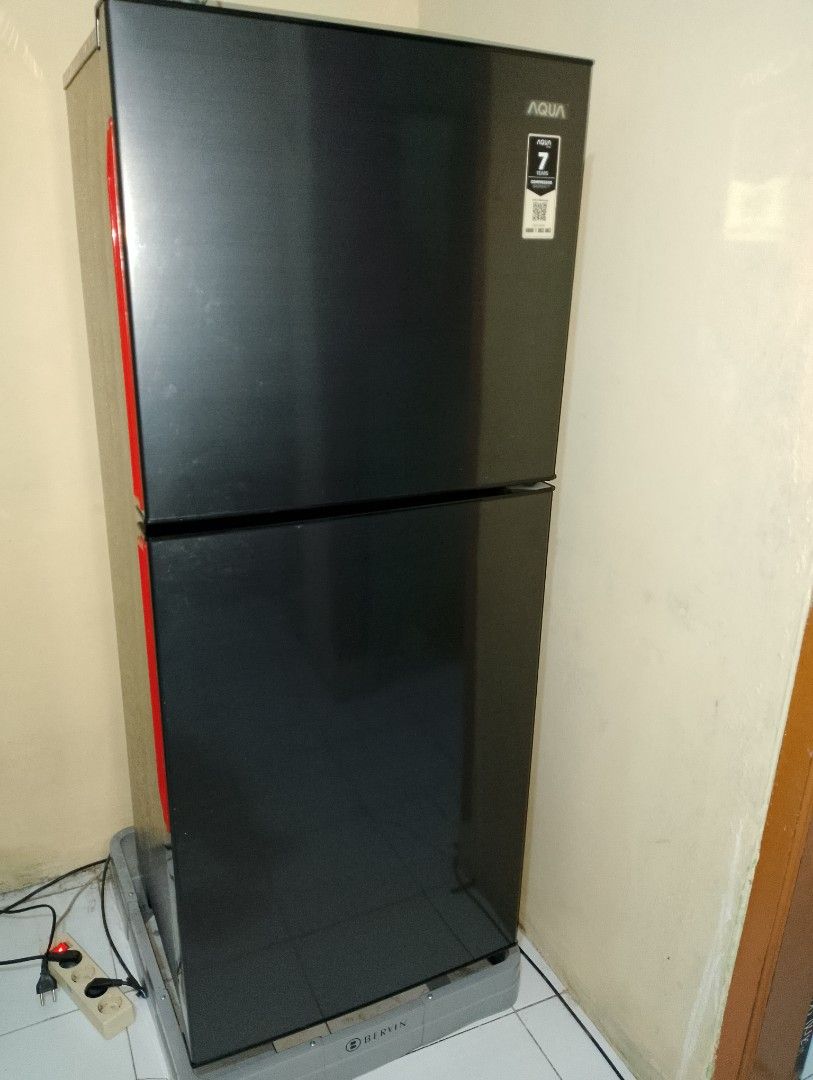 Kulkas 2 pintu merek Aqua aqr d251, Elektronik, Lainnya di Carousell