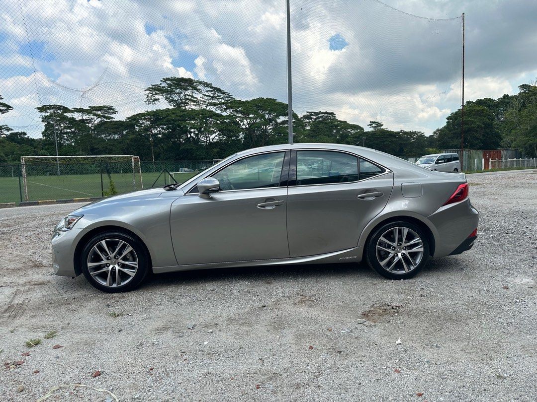 Lexus IS300h Hybrid 2.5 Executive (A), Cars, Used Cars on Carousell