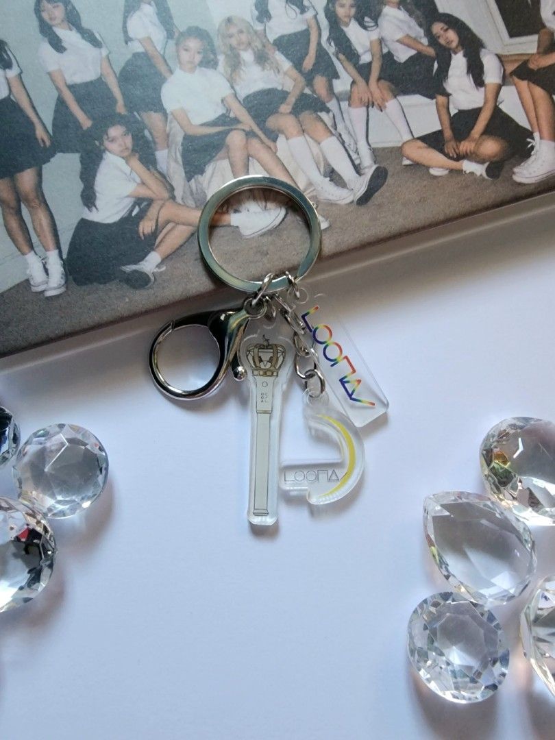 LOONA Lightstick and Logo Keychain, Hobbies & Toys, Memorabilia ...
