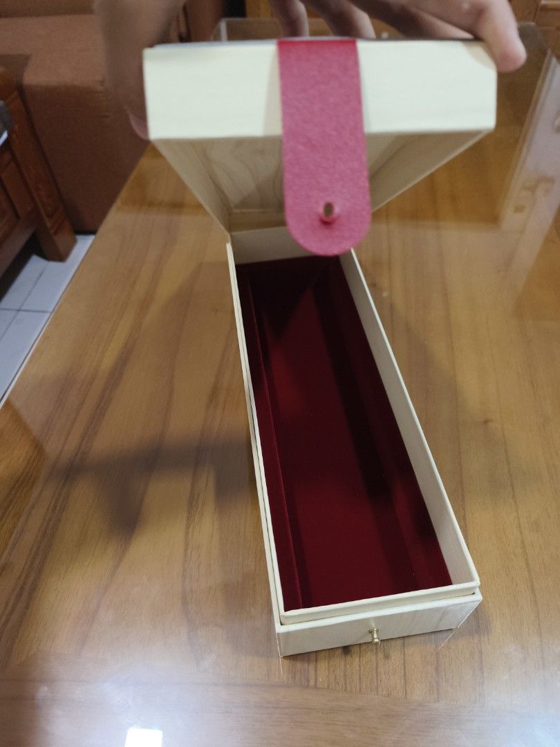 Mandarin Oriental box, Everything Else, Others on Carousell