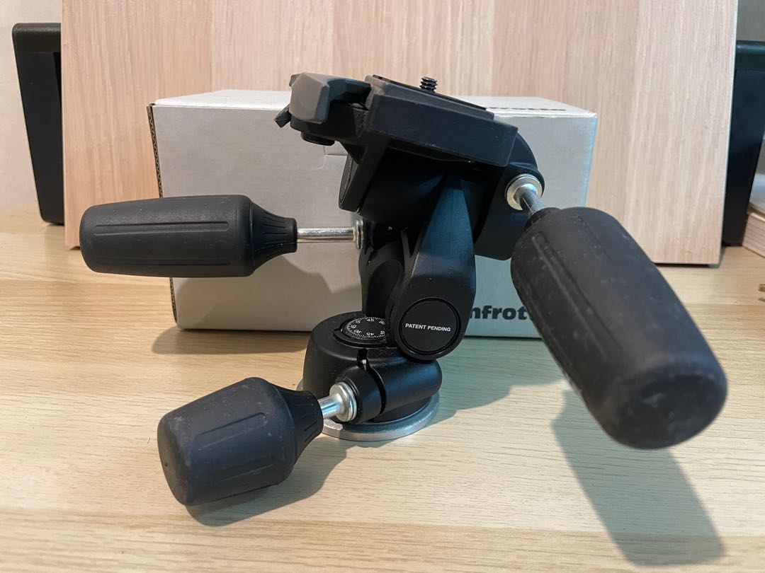Manfrotto 804RC2 三維雲台, 攝影器材, 攝影配件, 腳架 - Carousell