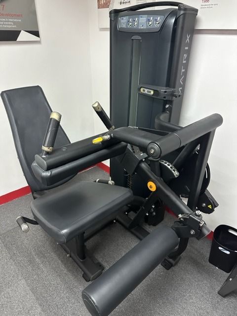 Matrix Fitness Pin-Loaded Machines (Combo Leg Extension / Leg Curl ...