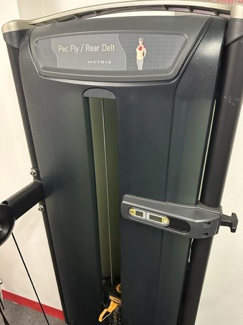 Matrix Fitness Pin-Loaded (Pectoral Fly/Rear Deltoid), Sports Equipment ...
