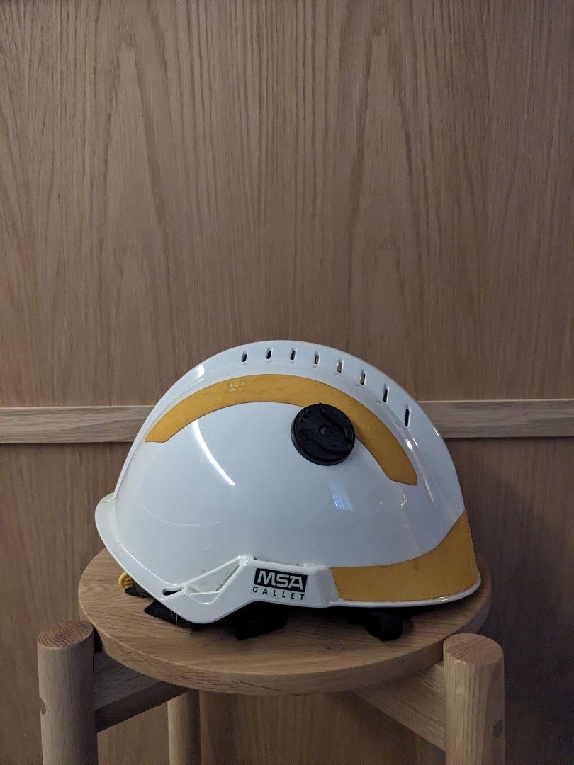 MSA gallet rescue helmet, Men's Fashion, Watches & Accessories, Caps ...