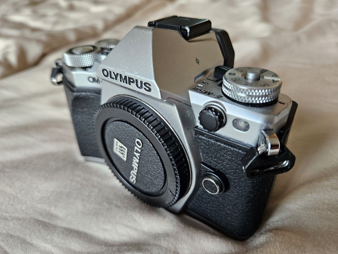 Olympus EM5 Mk2, Photography, Cameras on Carousell