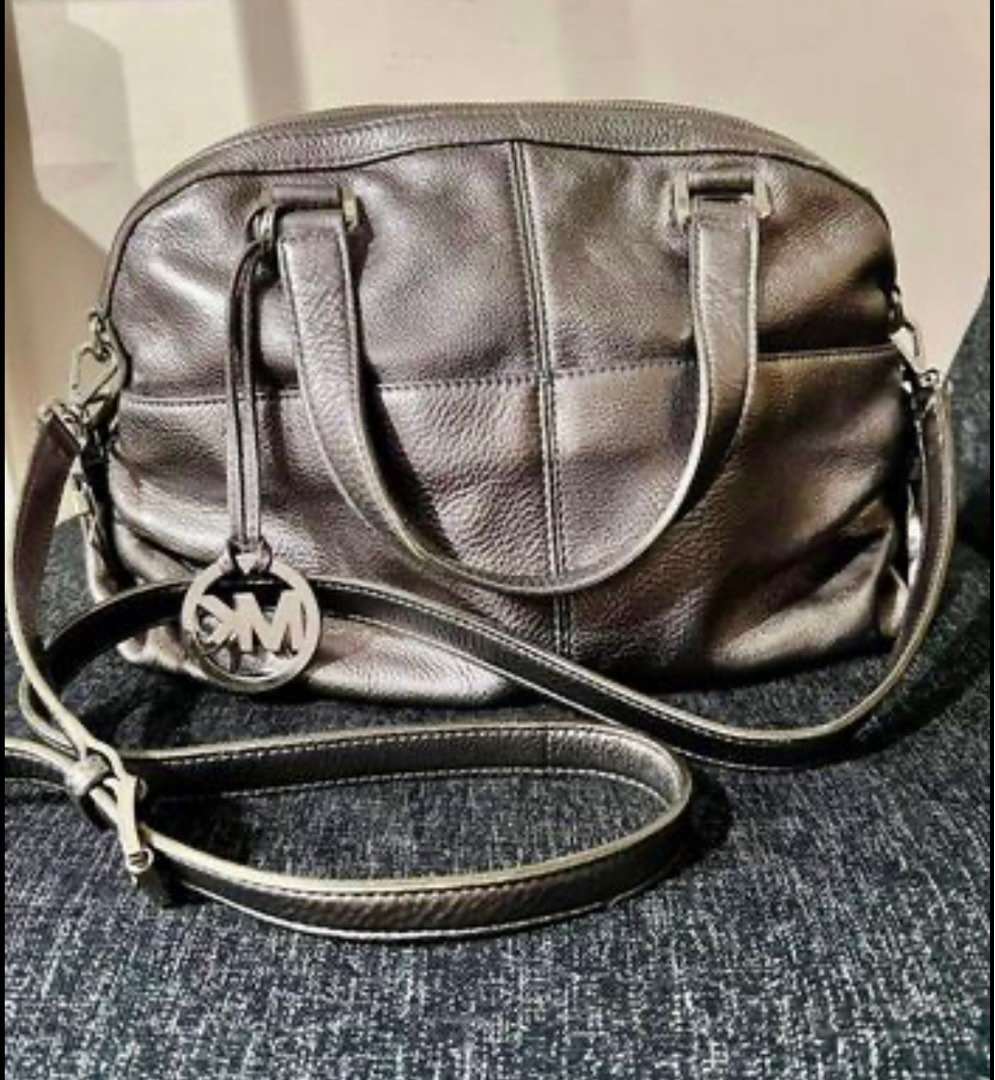 Original michael kors two way bag, Women's Fashion, Bags & Wallets ...
