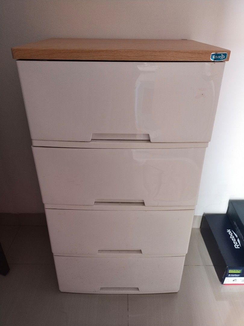 Lemari rak baju, Perabotan Rumah di Carousell