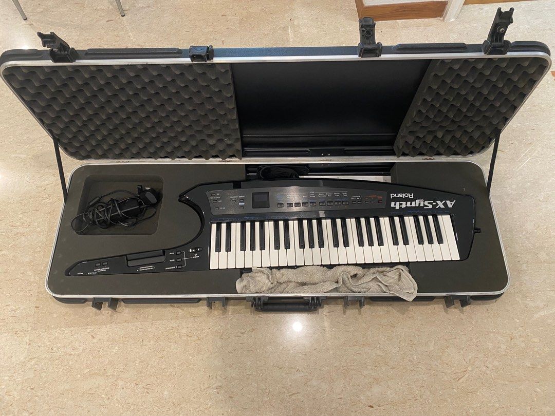 Roland AX-Synth Keytar, Hobbies & Toys, Music & Media, Musical ...