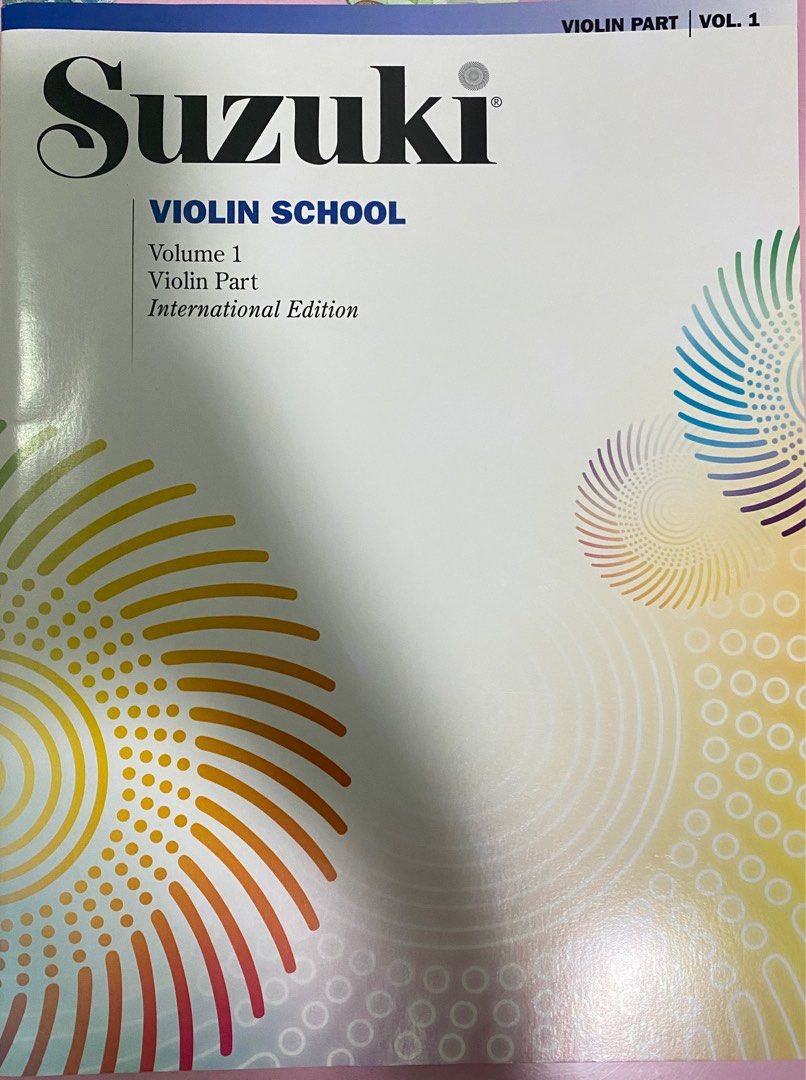 全新Suzuki Violin Book1, 興趣及遊戲, 書本 & 文具, 教科書 - Carousell