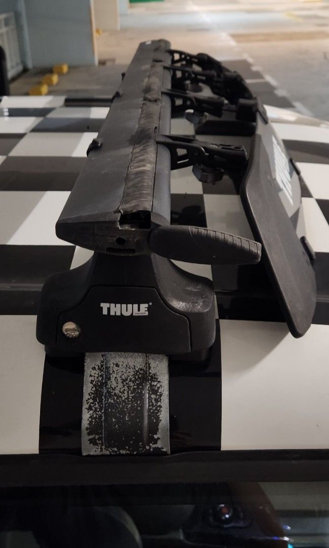 Thule roof rack with fairing Used on 2016 mini cooper clubman, Car ...