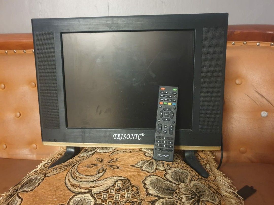 TV LED Merk TRISONIC Kondisi mati msh segel, Elektronik, TV ...