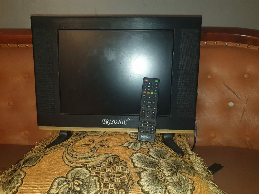 TV LED Merk TRISONIC Kondisi mati msh segel, Elektronik, TV ...