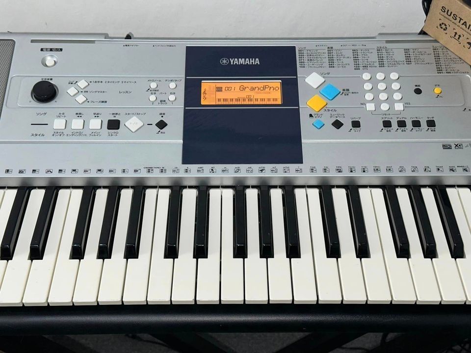 Yamaha PSR E323 Touch Response 61 Keys Piano Keyboard, Hobbies & Toys, Music & Media, Musical ...