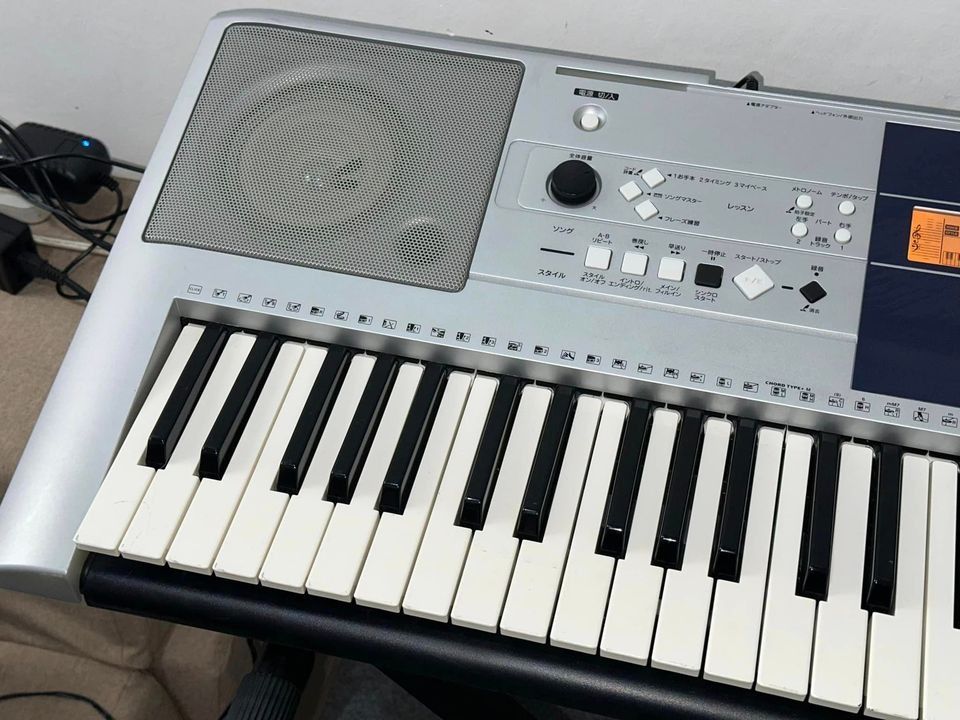 Yamaha PSR E323 Touch Response 61 Keys Piano Keyboard, Hobbies & Toys, Music & Media, Musical ...