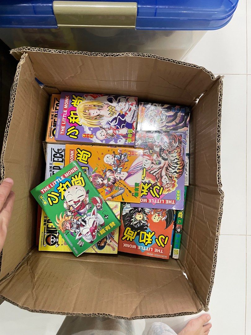 1 box of Comics - Bleach / One Piece / Dr K / slam dunk / the little ...