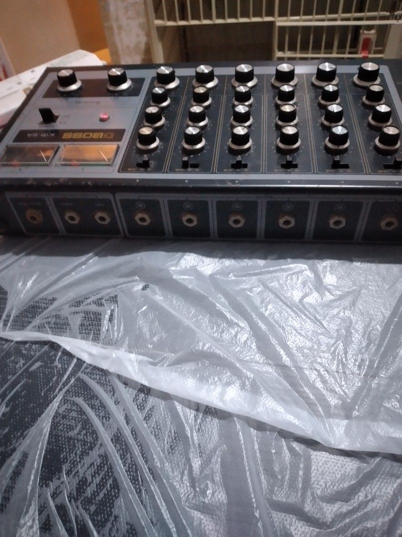 BOSS KM-6A 6 Channel Analog Mixer, 音響器材, 其他音響配件及設備 - Carousell