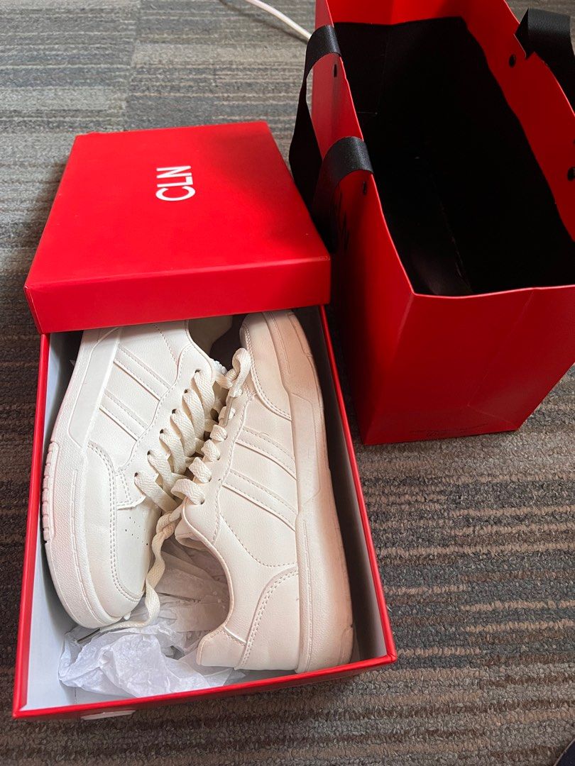 CLN sneakers, Women's Fashion, Footwear, Sneakers on Carousell