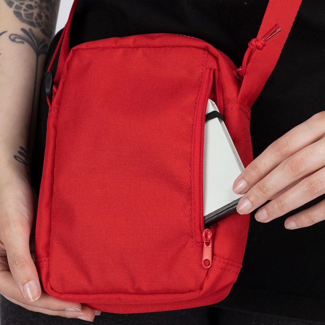 Converse Chuck Taylor All Star Crossbody Bag, Men's Fashion, Bags ...