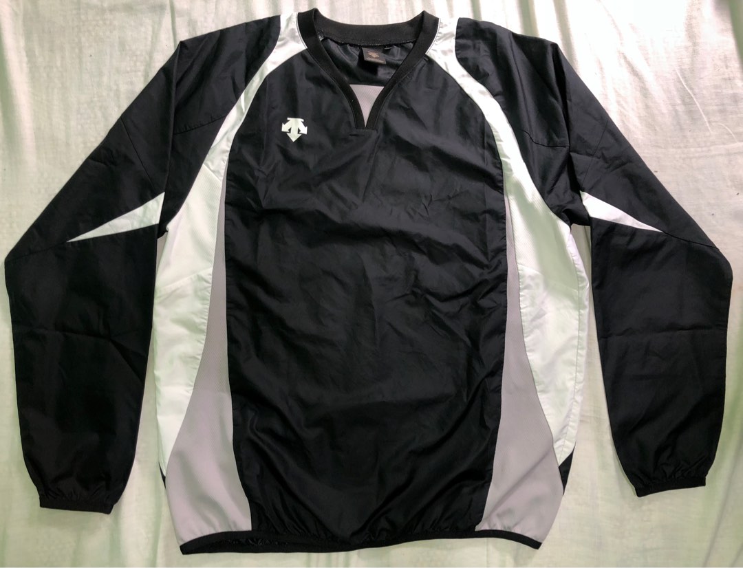 Descente PJ-320 Windjack, Men's Fashion, Activewear on Carousell