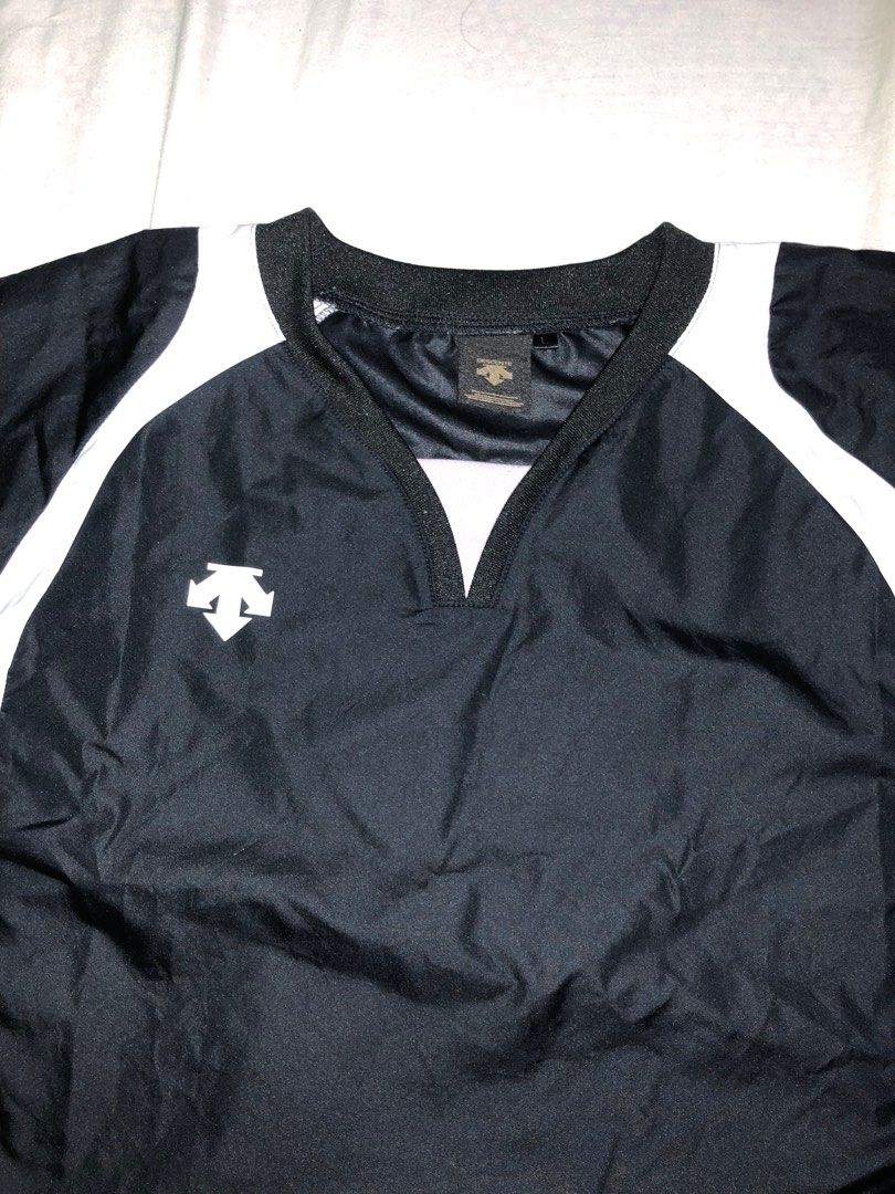 Descente PJ-320 Windjack, Men's Fashion, Activewear on Carousell