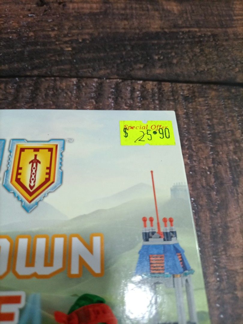 DK books Lego Nexo Knights Build your own adventure collectible book ...