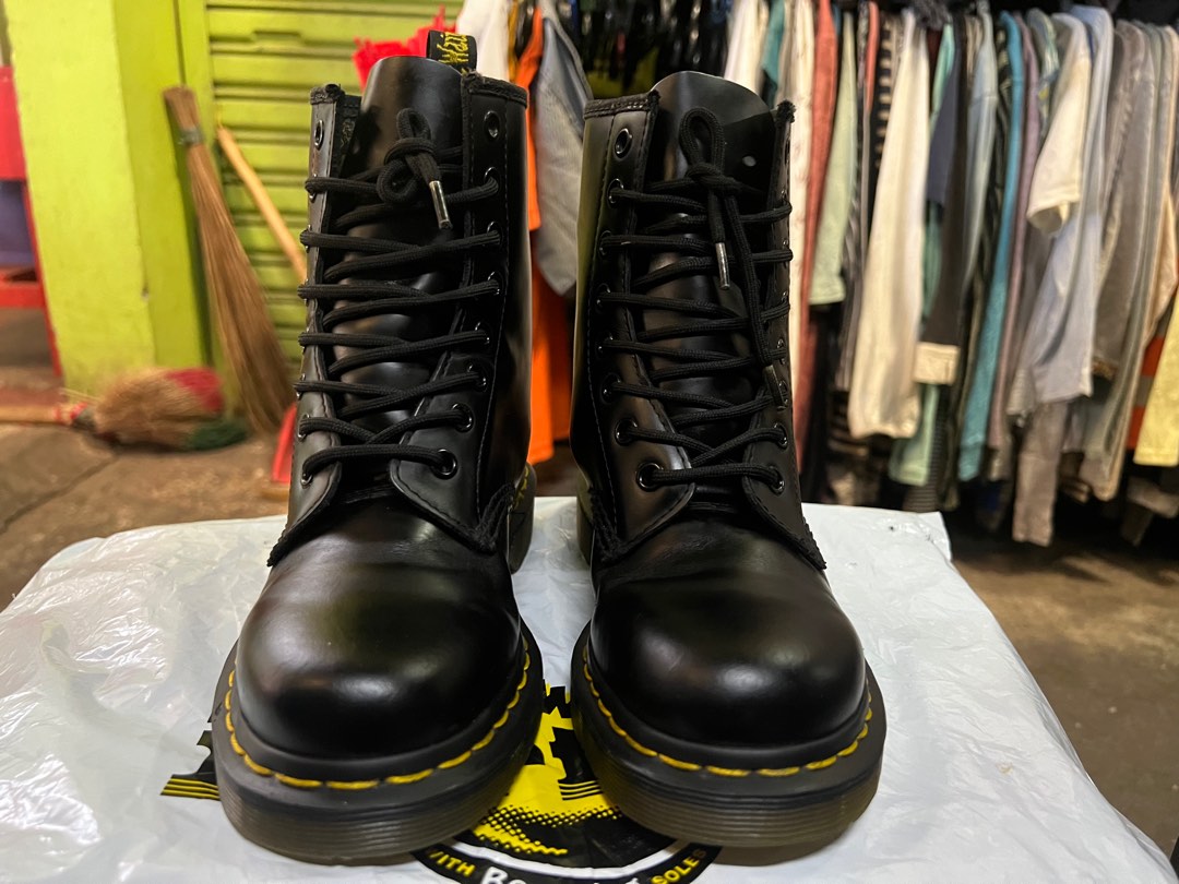 Dr. Martens 1460 Uk3, Women's Fashion, Footwear, Boots on Carousell