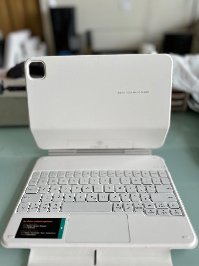 ESR Rebound Magic Keyboard iPad Pro 11, Mobile Phones & Gadgets, Mobile ...
