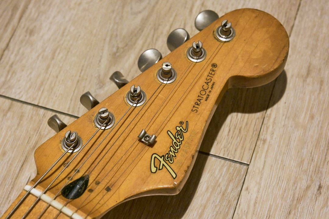 Fender 1990-1992 vintage strat, Hobbies & Toys, Music & Media, Musical ...