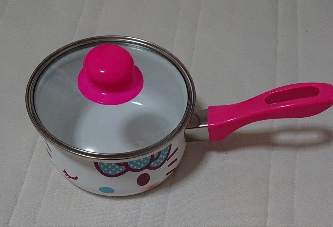 Hello Kitty Kitchen 1 handle Pot, Furniture & Home Living, Kitchenware ...