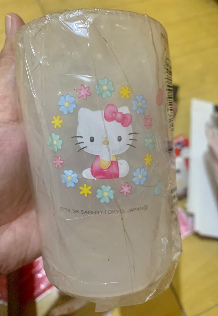 Hello Kitty Plastic Tumbler, Hobbies & Toys, Memorabilia & Collectibles ...