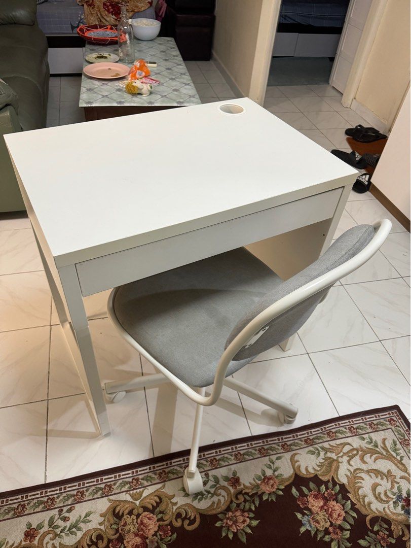 IKEA Micke Table, 傢俬＆家居, 傢俬, 桌子 - Carousell
