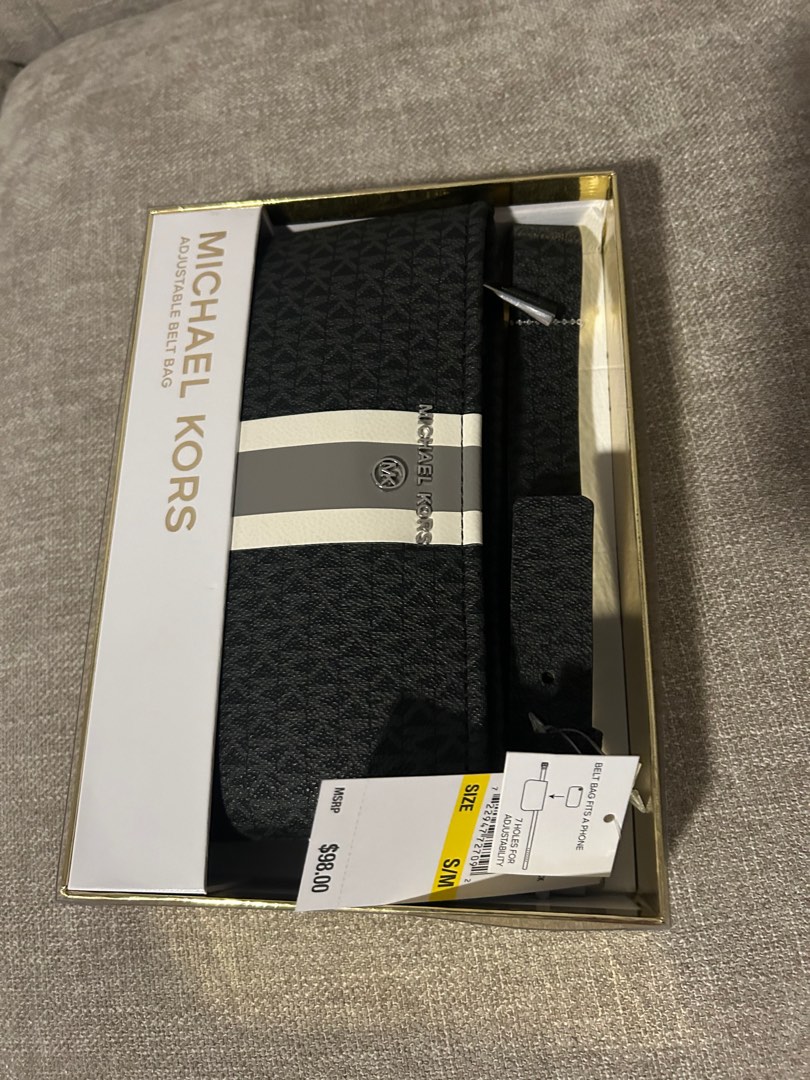 Michael Kors pouch, Women's Fashion, Bags & Wallets, Purses & Pouches ...