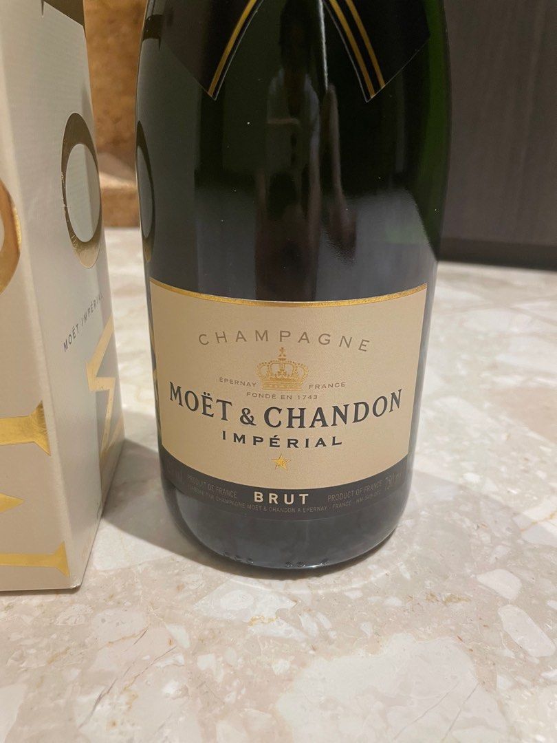 Moet & Chandon Imperial champagne, Food & Drinks, Alcoholic Beverages ...