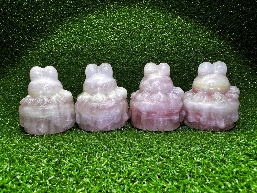 Mongolia Jade ~Hong Bing Hua Rabbit Cake, Women's Fashion, Jewelry ...