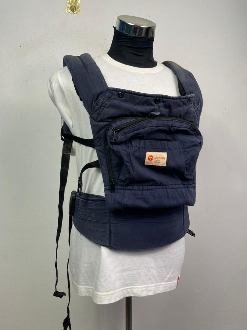 Nap nap carrier, Babies & Kids, Going Out, Carriers & Slings on Carousell